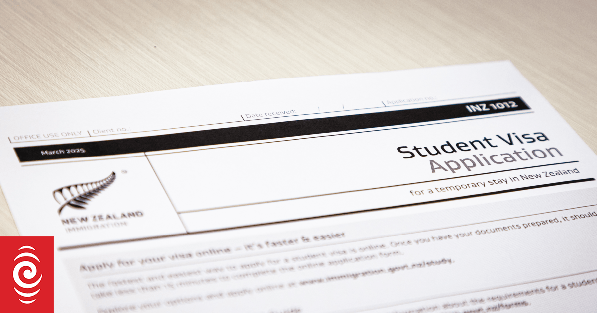 International students compelled to apply for visas online | RNZ News