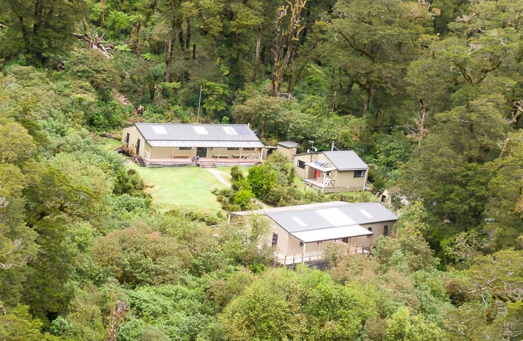 Milford Track huts booked out in minutes for summer | RNZ