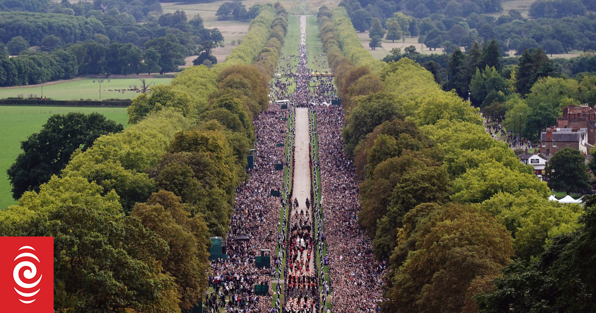 Queen's biographer Robert Hardman on her final farewell | RNZ