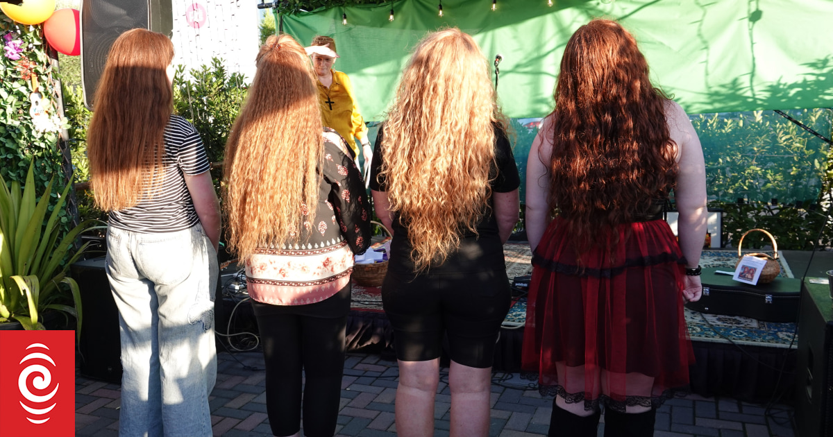 'Rangas rock': Gingas paint the town red in celebration | RNZ News