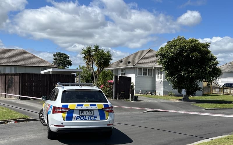 One dead, three in hospital after Hamilton stabbing | RNZ