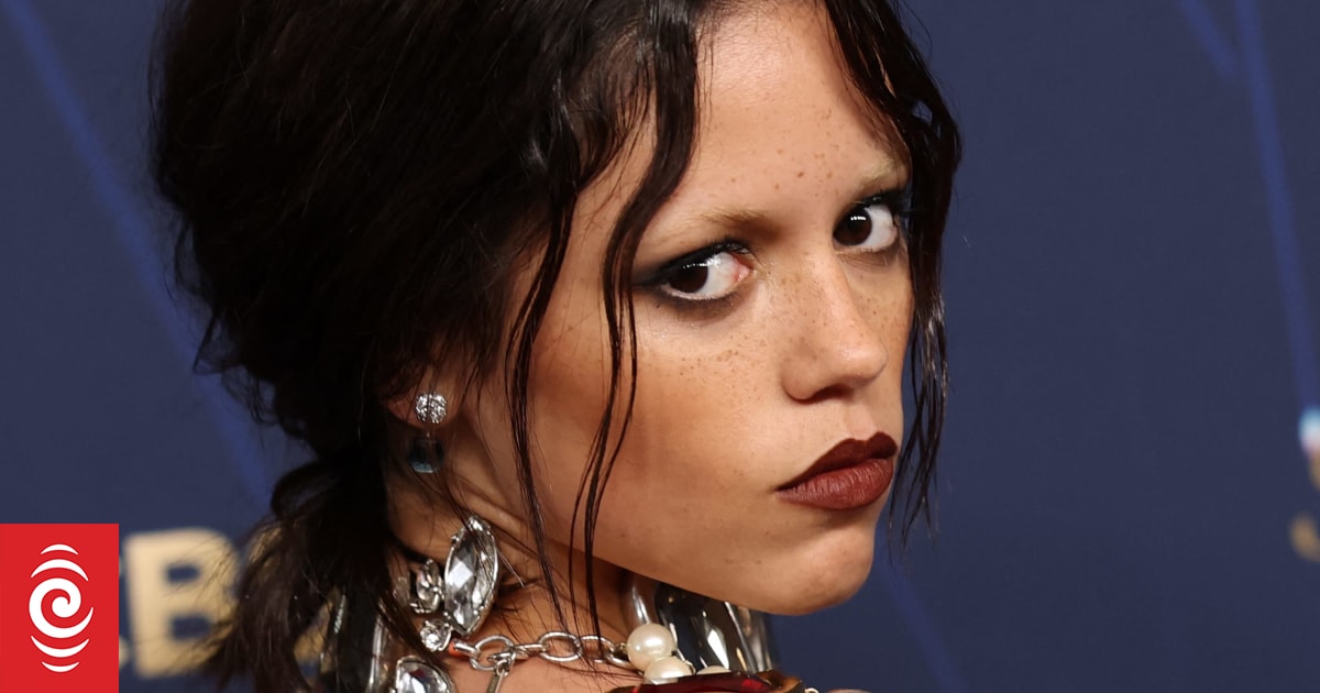Emmys 2025: All the looks from the red carpet | RNZ
