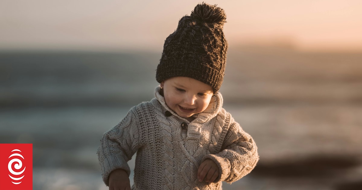 Your child refuses to wear warm clothing in winter - does it matter? | RNZ