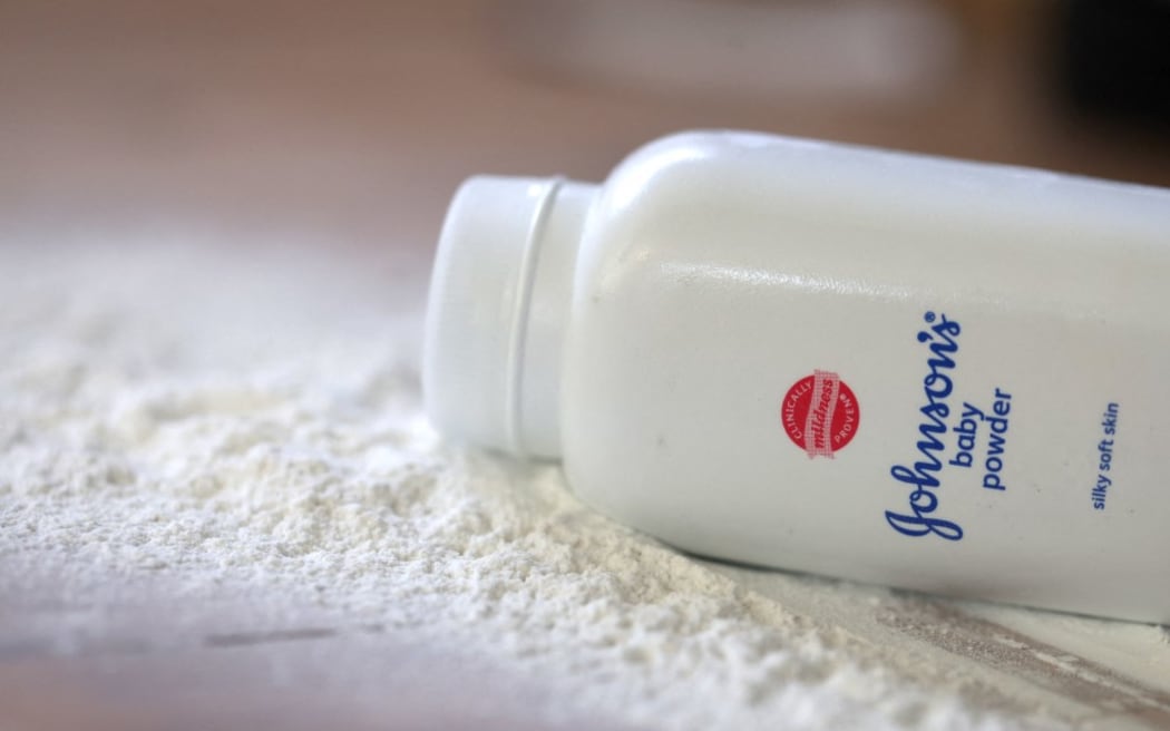 J&J beats lawsuit alleging that talc caused three women's cancer | RNZ News
