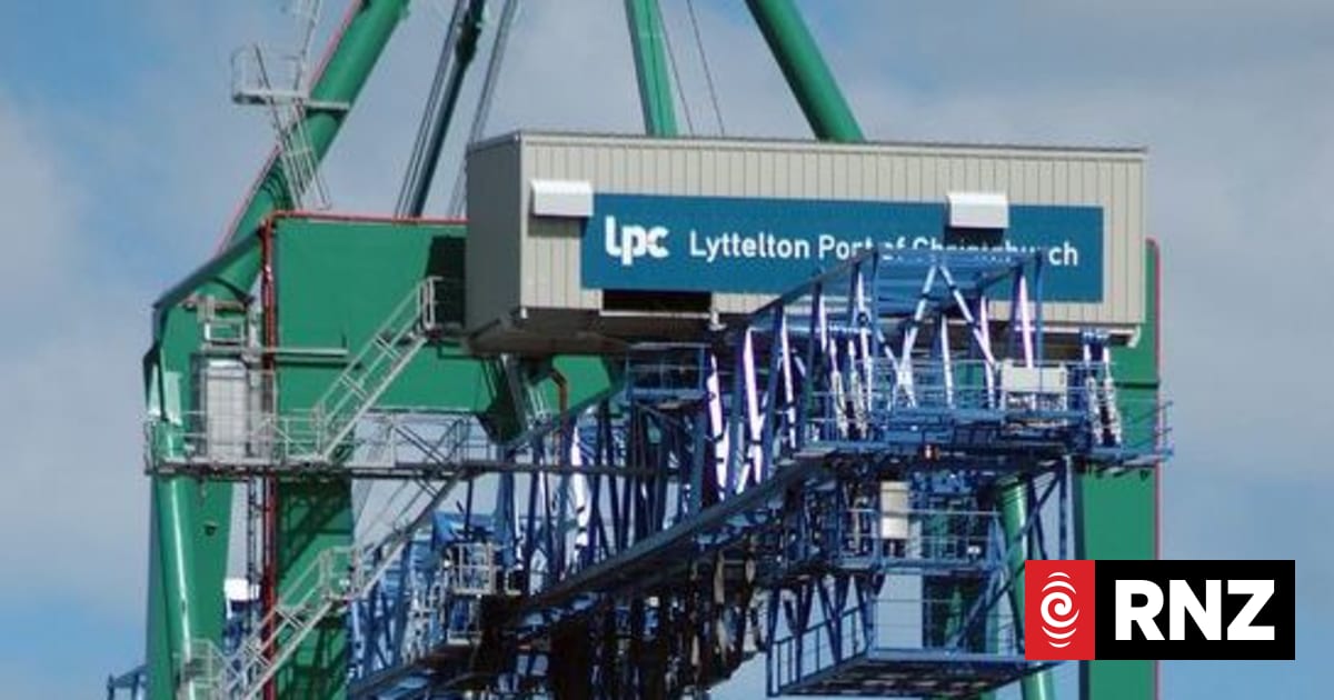 Industrial action closes Lyttelton Port again | RNZ