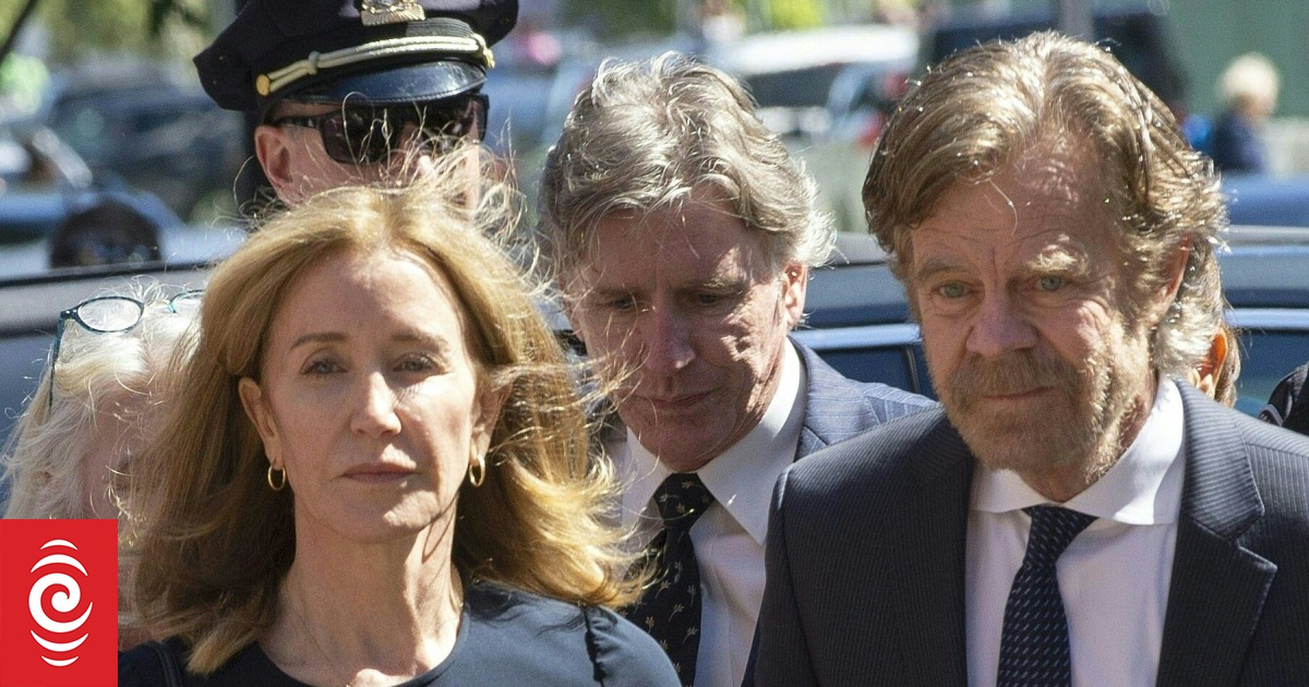 Felicity Huffman handed jail time over college admissions scandal | RNZ ...