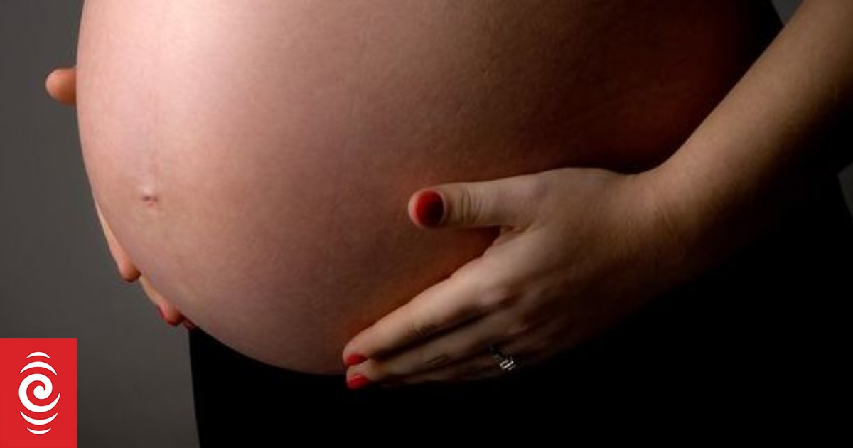 Maori teenage birth rates dropping | RNZ News