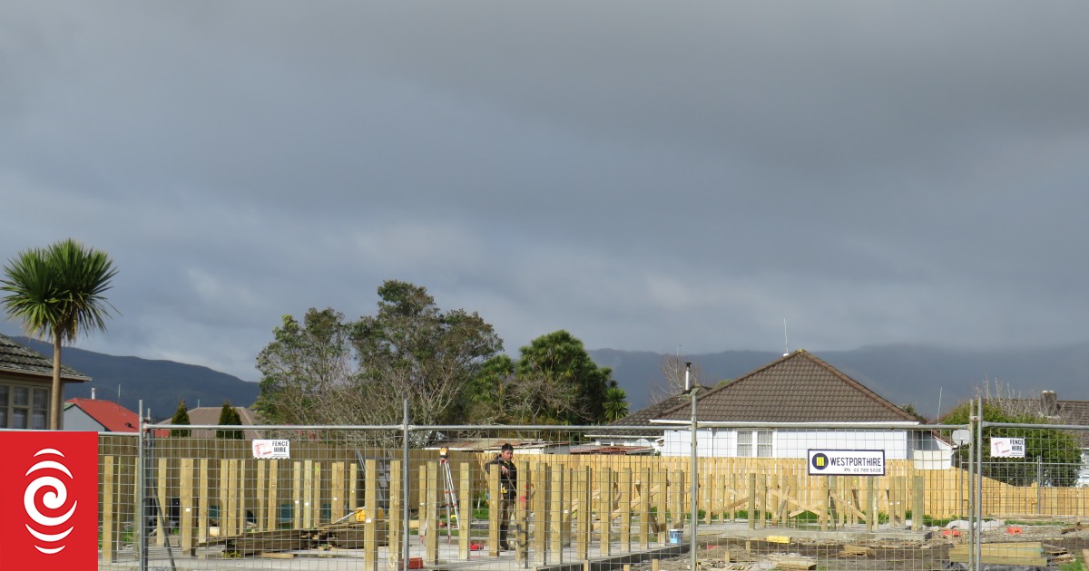 Around the motu: Lee Scanlon in Westport | RNZ