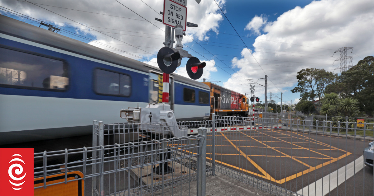 Glen Eden residents demand action on clogged rail crossing left off ...