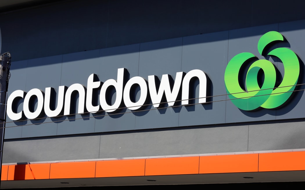 Countdown store in Auckland damaged by 'non-accidental' fire | RNZ News