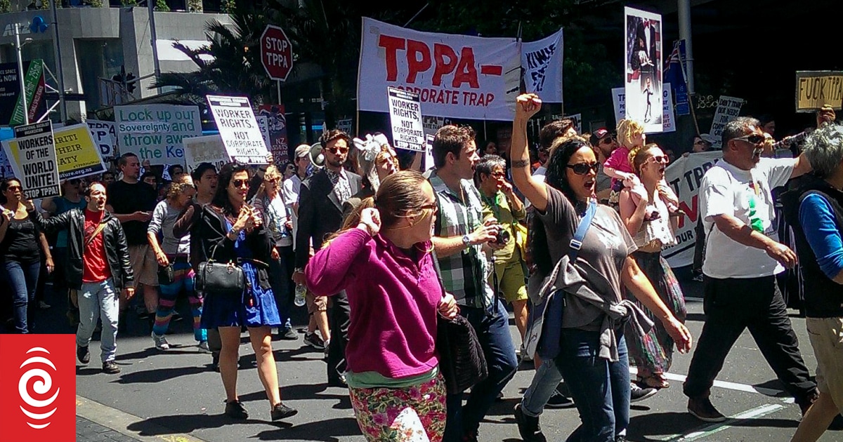 Thousands of NZers rally against TPPA | RNZ News