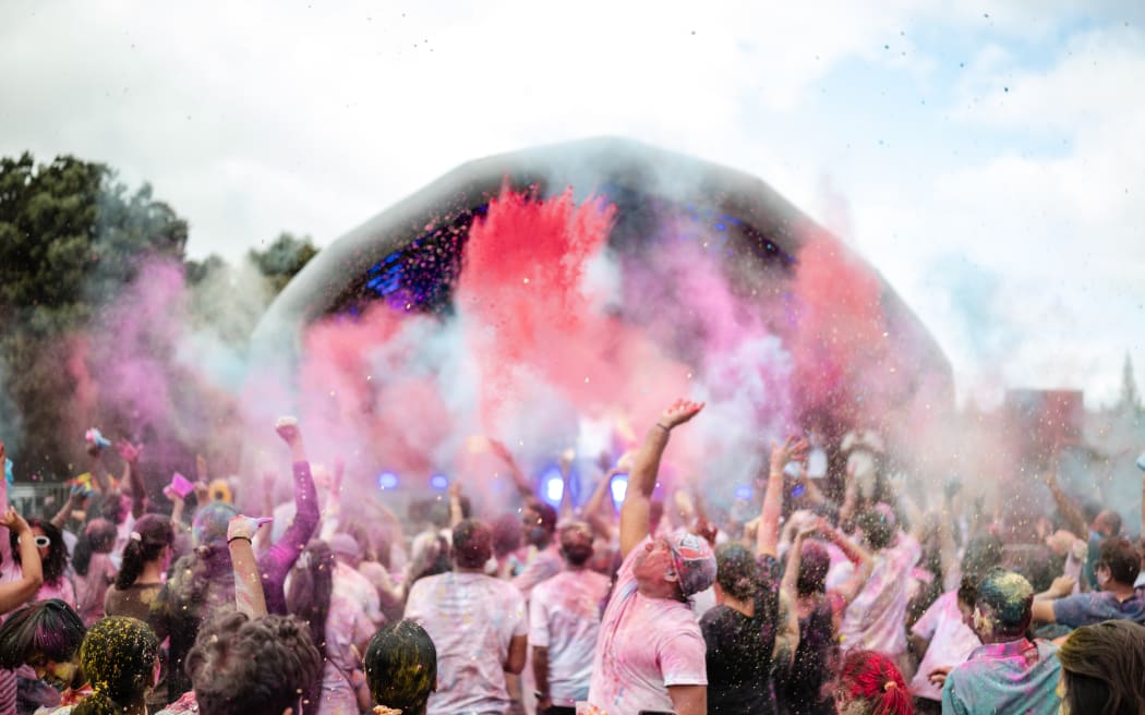 Vibrant Holi celebrations draw thousands nationwide | RNZ News