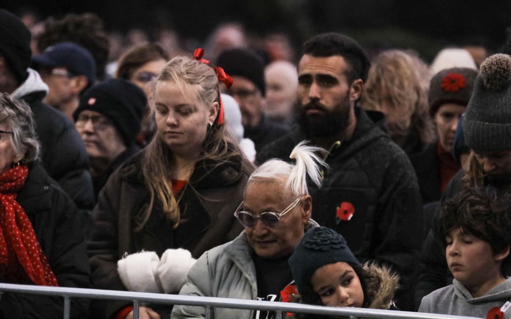 In pictures: Anzac Day marked at dawn services across NZ | RNZ News