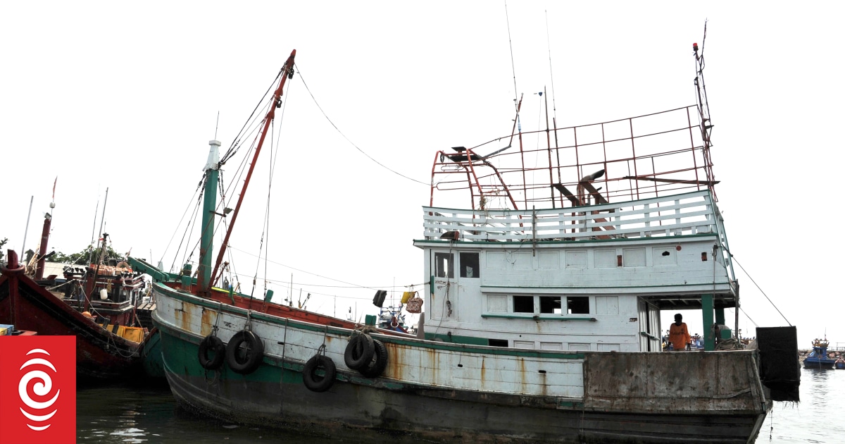 Call to address 'floating coffins' | RNZ News