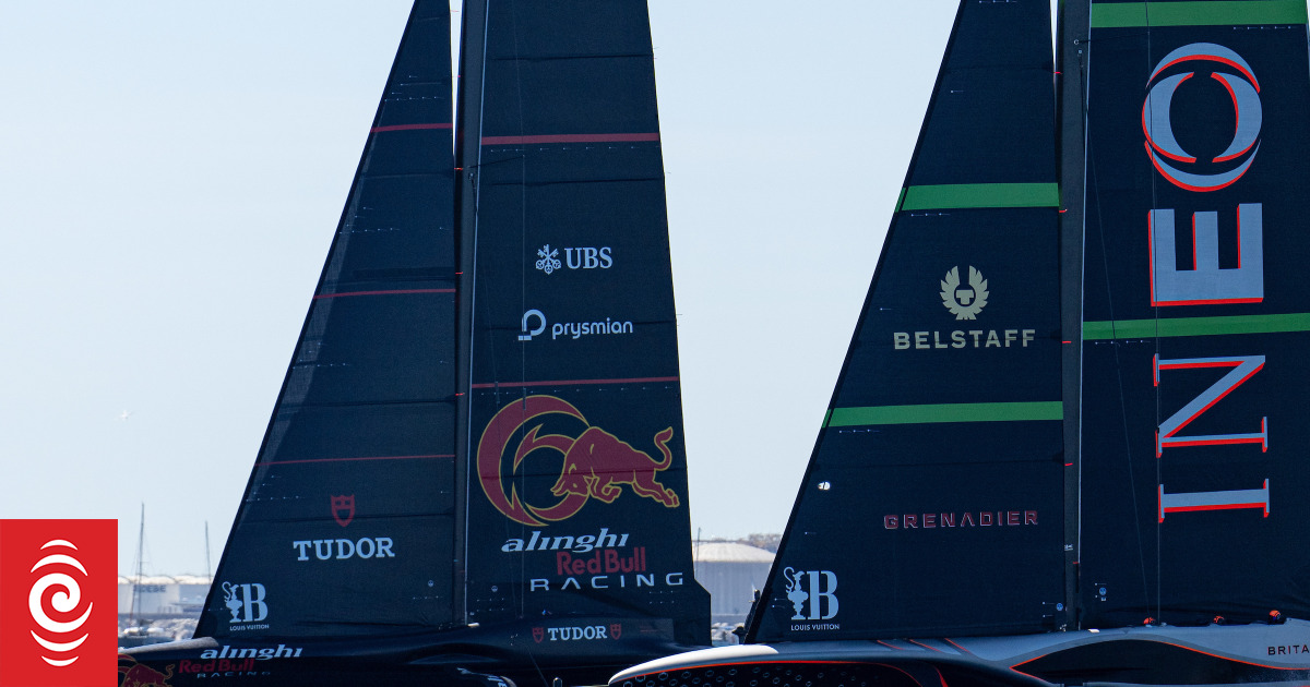 Alinghi and American Magic stay alive in America's Cup | RNZ News