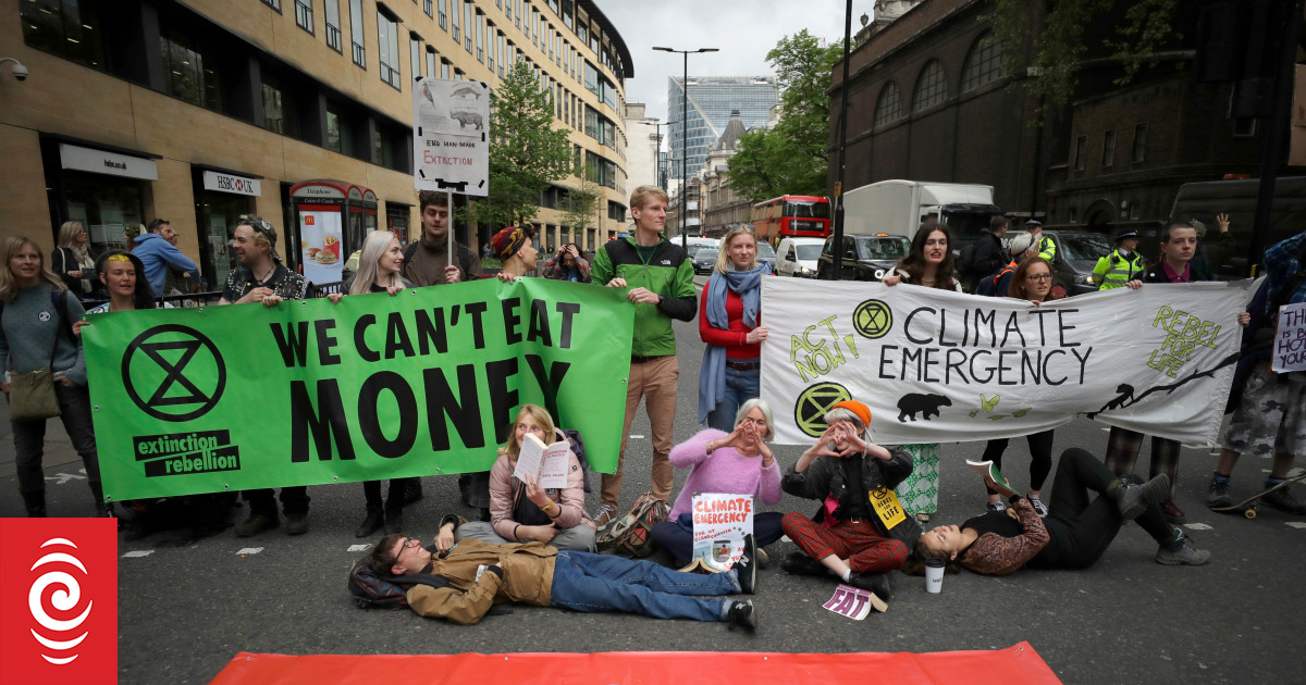 UK Parliament declares climate change emergency | RNZ News UK Parliament declares climate change emergency | RNZ News