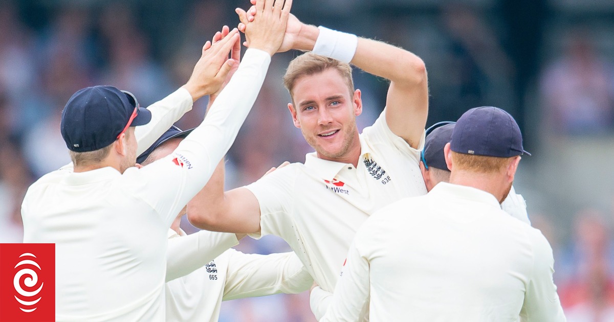 Ireland collapse to big loss at Lord's | RNZ News