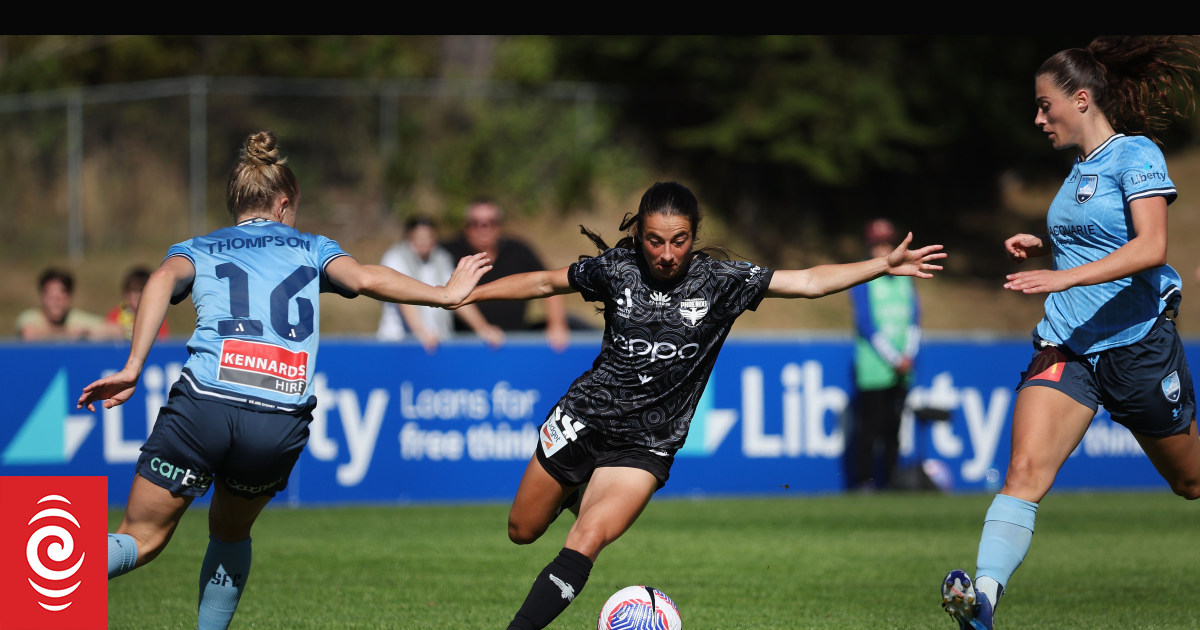 Wellington Phoenix women fall 4-2 to A-League leaders Sydney FC | RNZ News