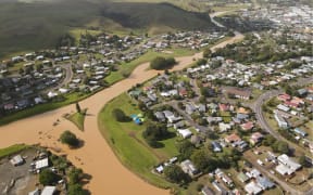 As it happened: Cyclone Vaianu moves away, clean-up begins | RNZ News