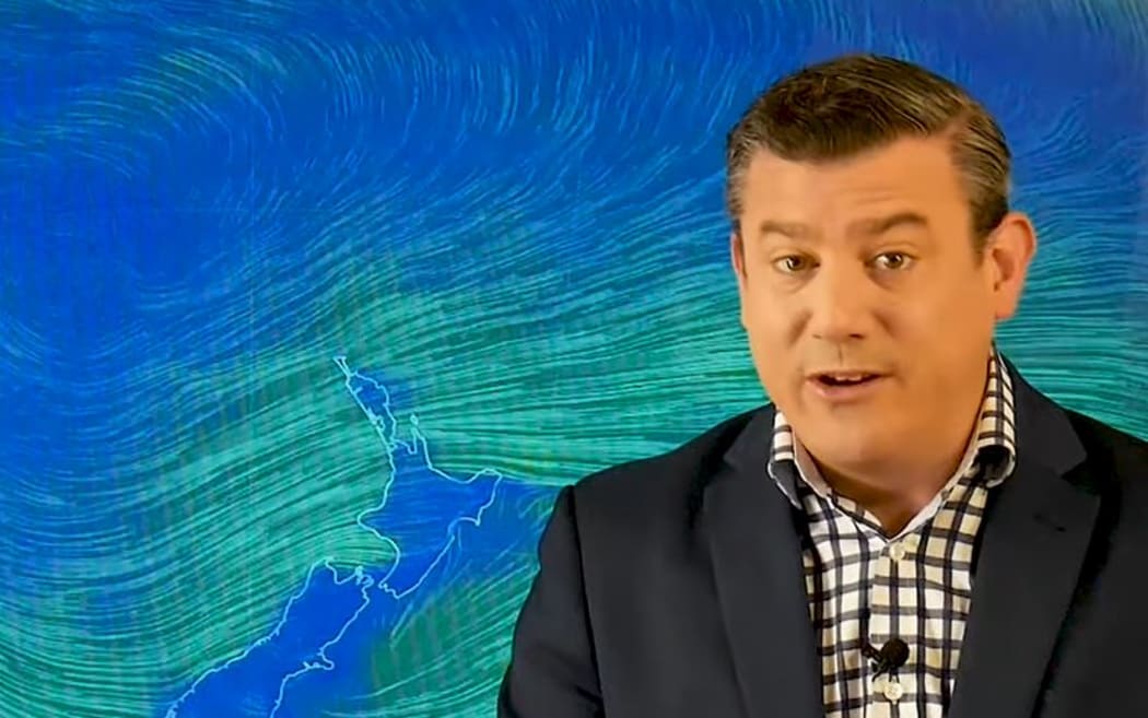 'Weather bomb' update with Philip Duncan | RNZ