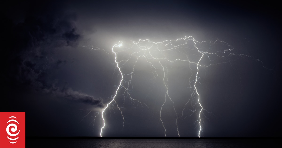 Lightning strike causes power outage in Hawke's Bay | RNZ News