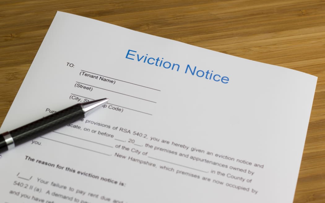 Auckland tenant kicked out of apartment after balcony escape and police ...