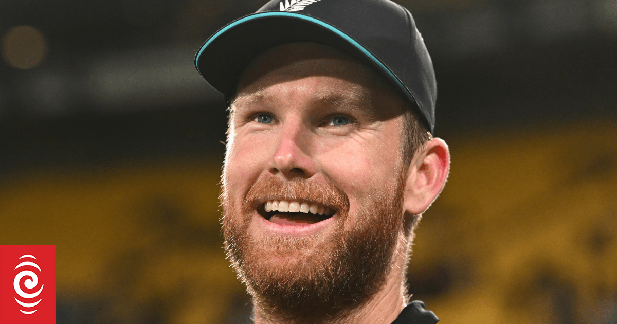 Neesham and Seifert star as Black Caps smash Pakistan | RNZ News