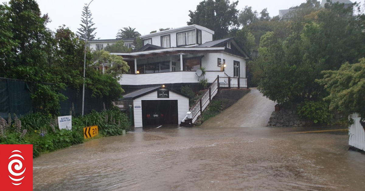 Flooding in Napier as heavy rain sweeps across North Island | RNZ News