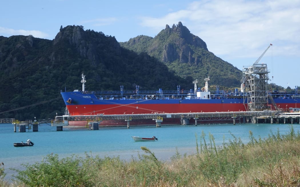 Marsden Point oil refinery's future under review amid pressure | RNZ News