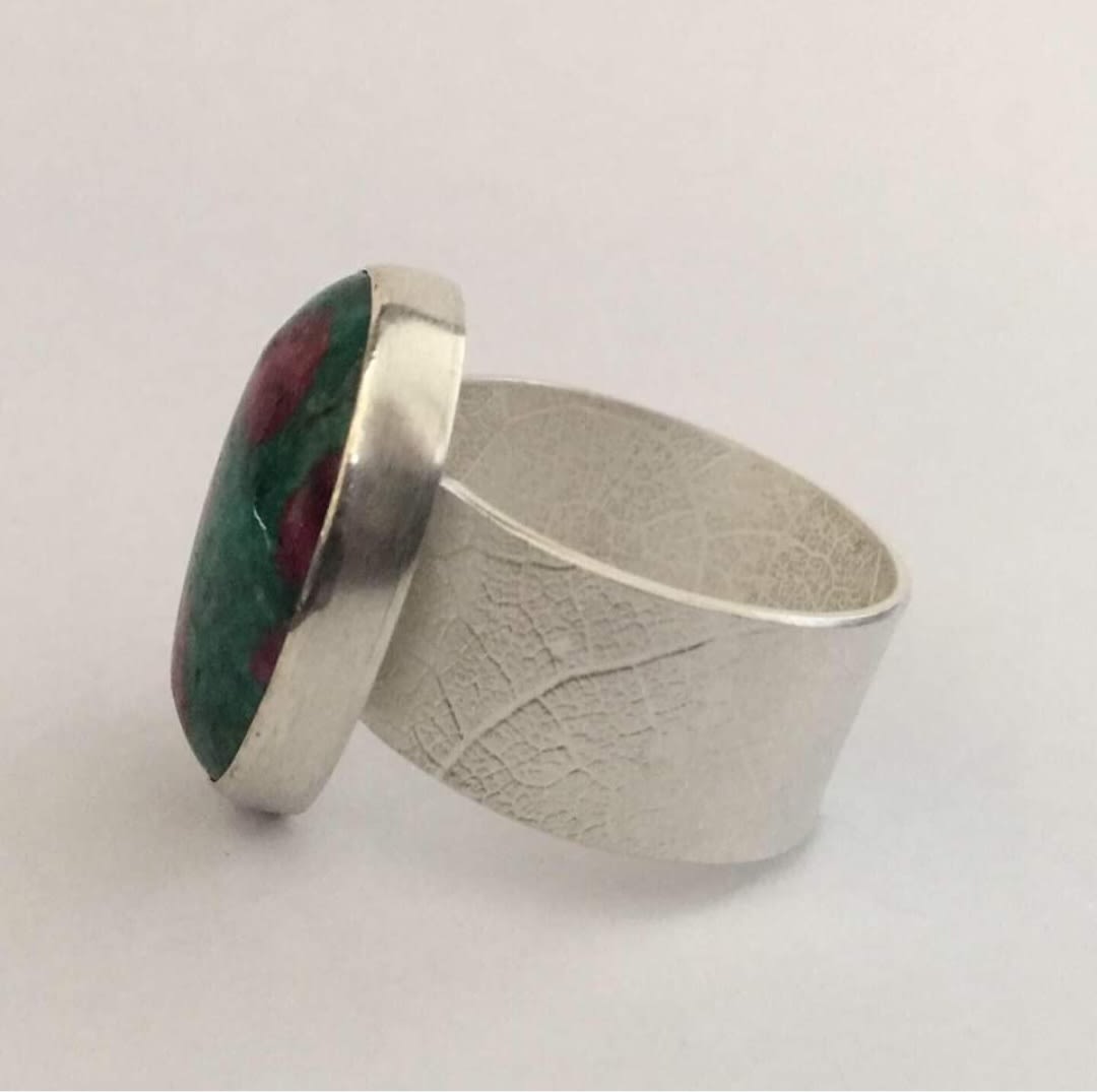 Kapiti Coast's Art Trail invites people into studios | RNZ