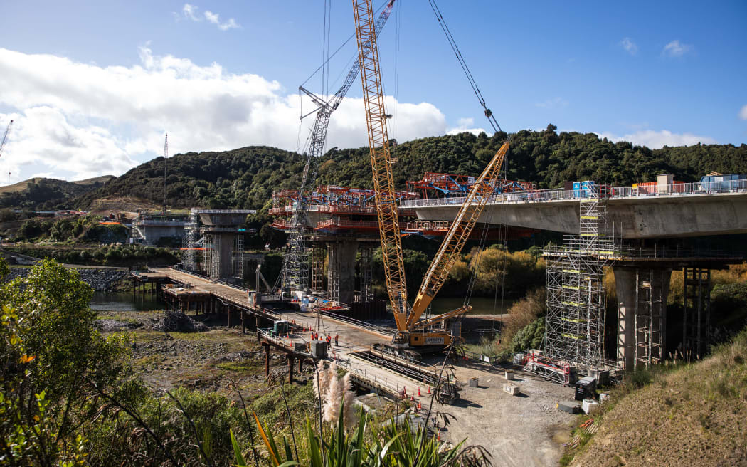 Bulk of earthworks complete for Manawatū - Hawke's Bay highway | RNZ News
