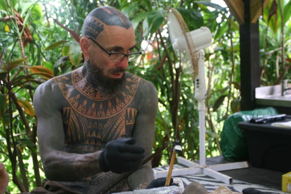 Tapping into the Past: Cook Islands tatau | A Gallery from Spectrum ...