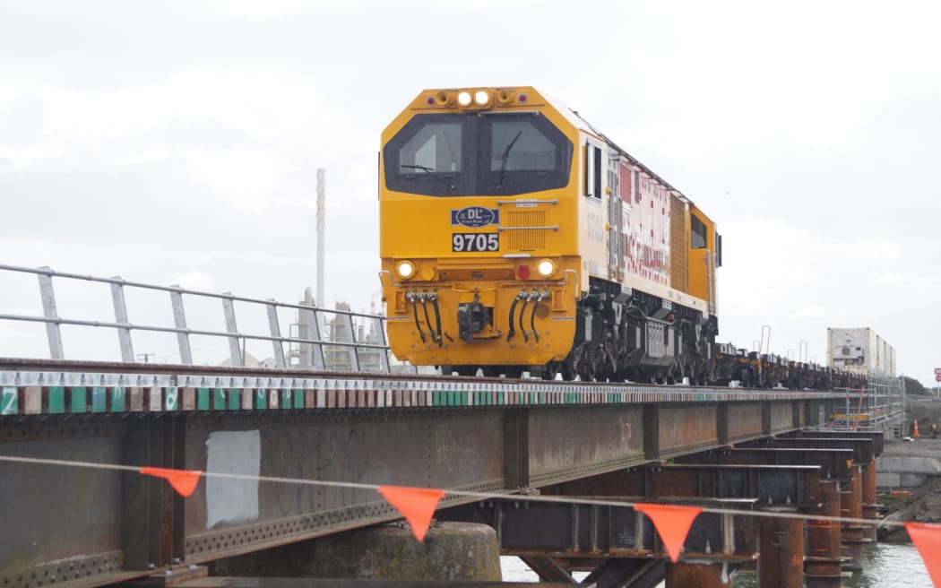 Rail freight services from Napier Port back on track from Monday | RNZ News