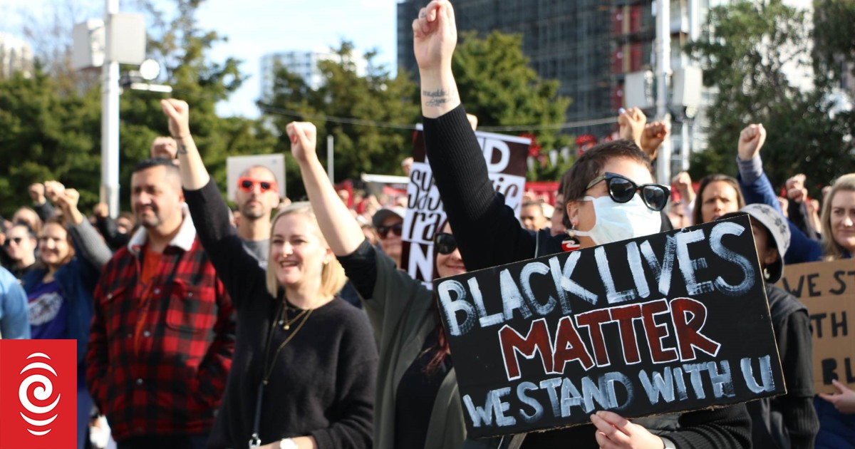 Is there any truth to 'go woke, go broke'? | RNZ News