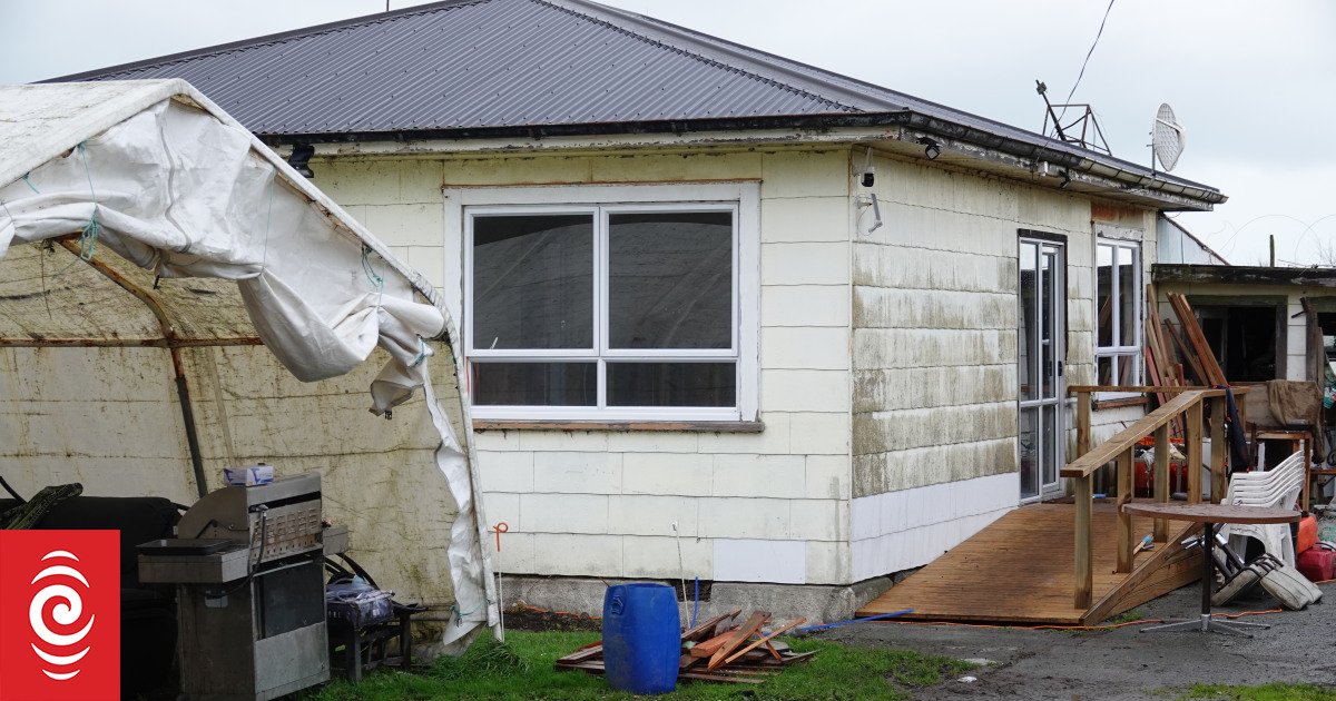 More than 100 people still out of homes after Wairoa flooding | RNZ News