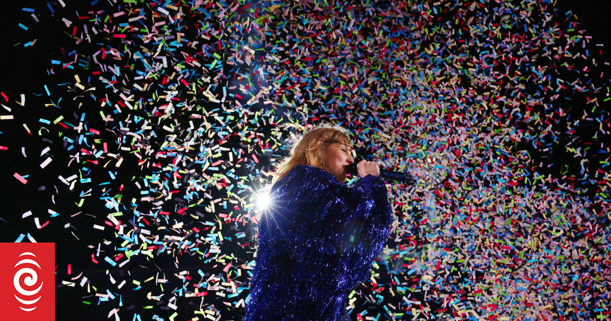 MCG comes alive as Taylor Swift draws the biggest concert crowd of her ...