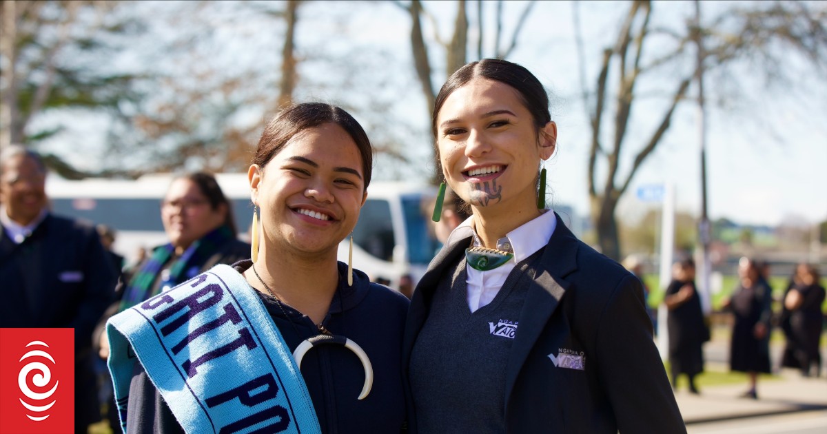 Rangatahi travel to Kiingi Tuheitia's tangi to tautoko his legacy | RNZ ...