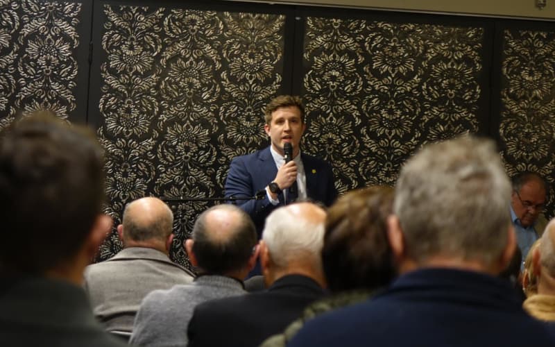 Gore mayoralty: Rates, debt hot topics as Ben Bell, Nicky Davis square ...