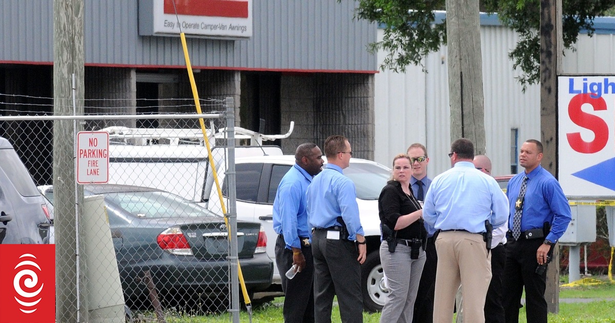Sacked employee kills five in Florida | RNZ News