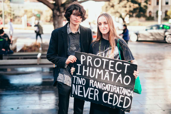 Battle for Ihumātao: Balance shifts as 300 protesters outnumber 100 ...