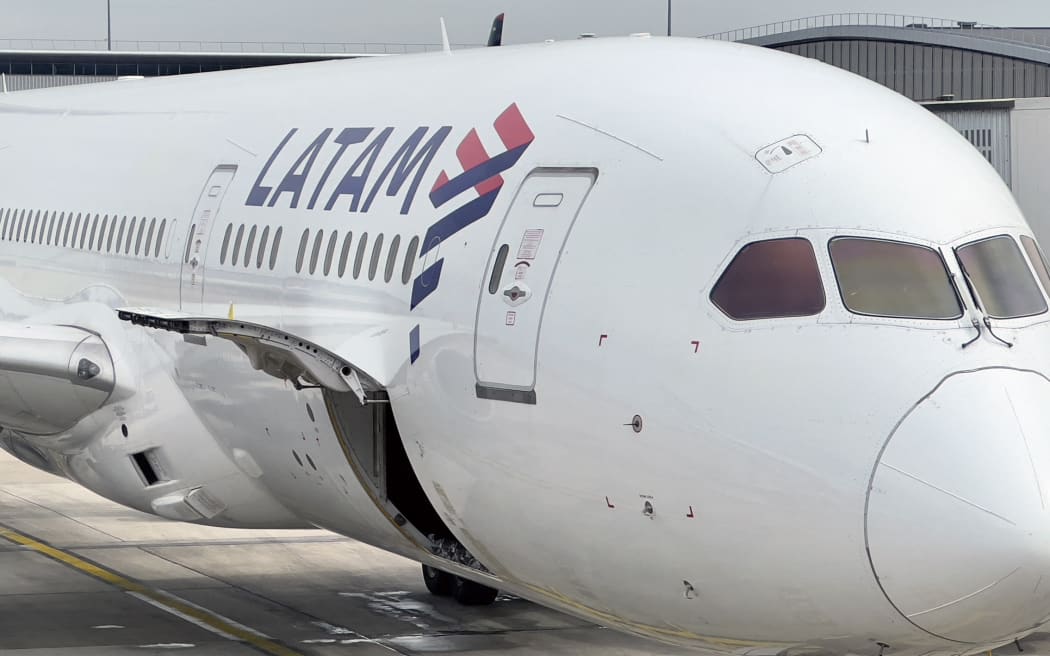 LATAM Airlines Sydney to Auckland flight: 50 people treated after mid ...