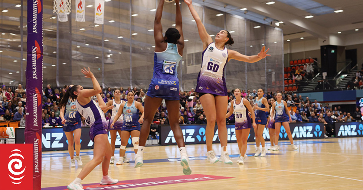 Netball: Mystics hold on in tense finish to advance | RNZ News