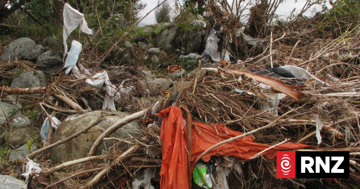 New funding not enough for Fox River clean up - mayor | RNZ