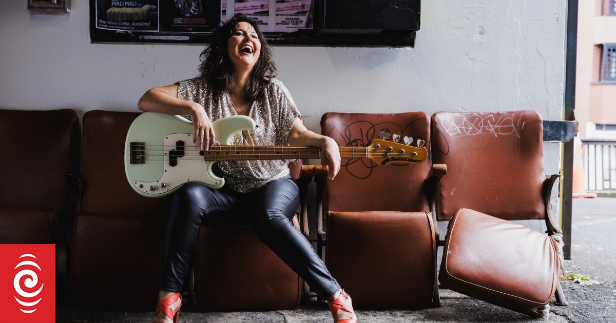 One woman show in Auckland striking a chord with it's audience | RNZ