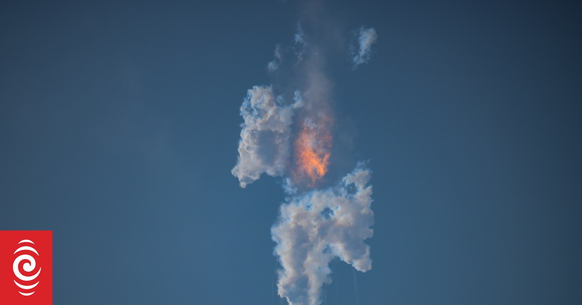 Elon Musk's SpaceX rocket explodes on test flight | RNZ News