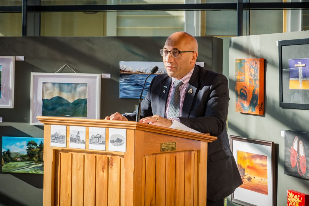 Carterton's first mayor Barry Keys dies | RNZ News