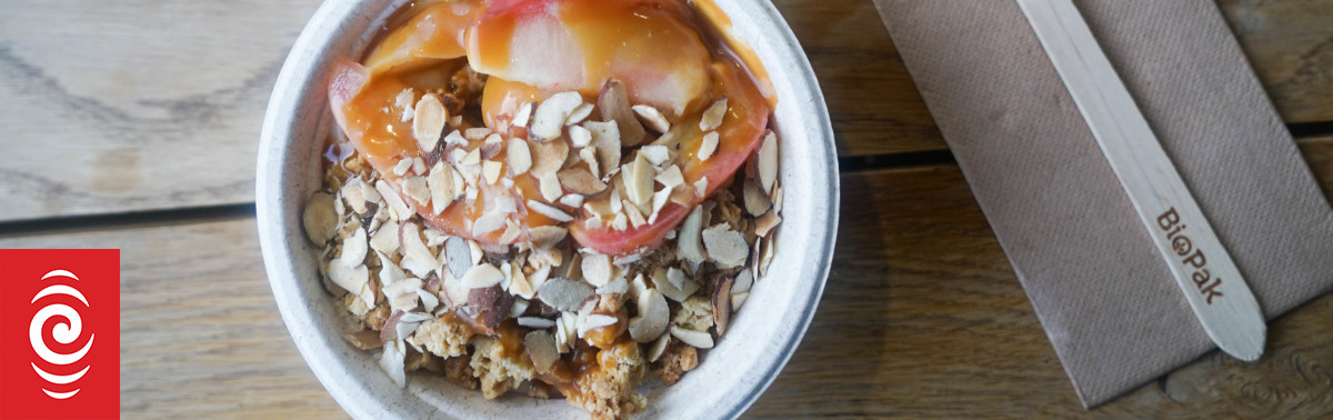 Posh Porridge - how to spruce up your breakfast oats | RNZ