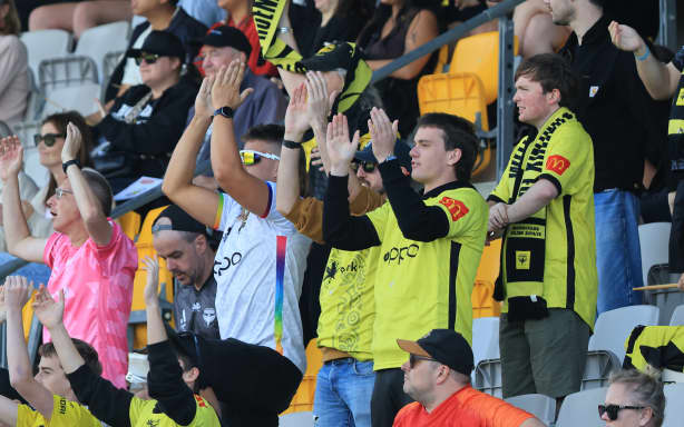 A-League women: Wellington Phoenix players happy but fans stay away | RNZ