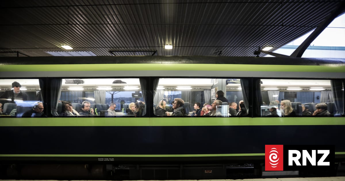 Wellington rail 'go slow' disruptions could be over in a week | RNZ