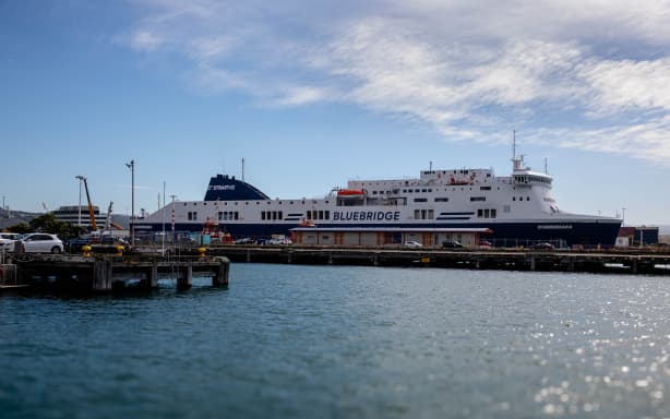 200 passengers stranded on Bluebridge ferry overnight | RNZ